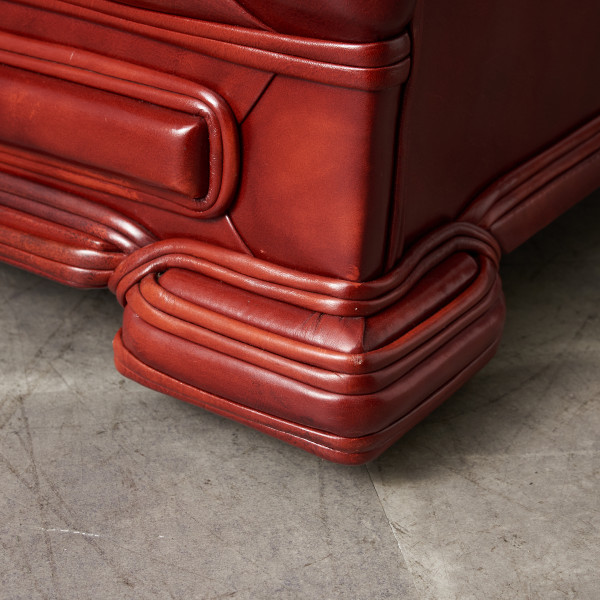 イズヤオンライン | DELLBROOK 本革張り チェスターフィールド シングルソファ