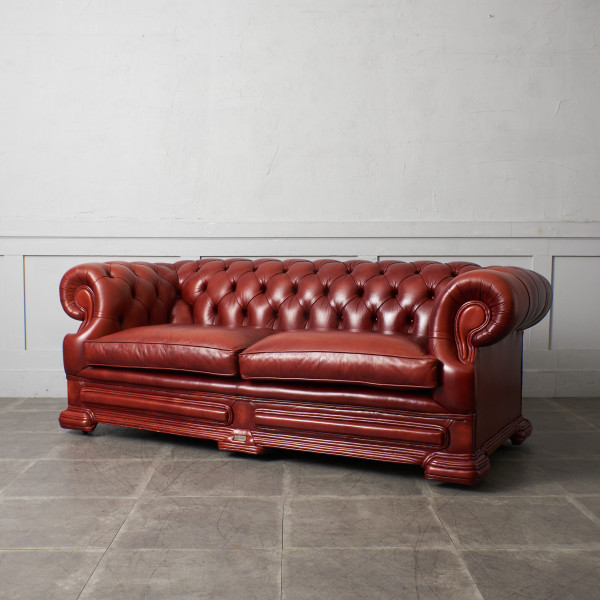 イズヤオンライン | DELLBROOK 本革張り チェスターフィールド トリプルソファ